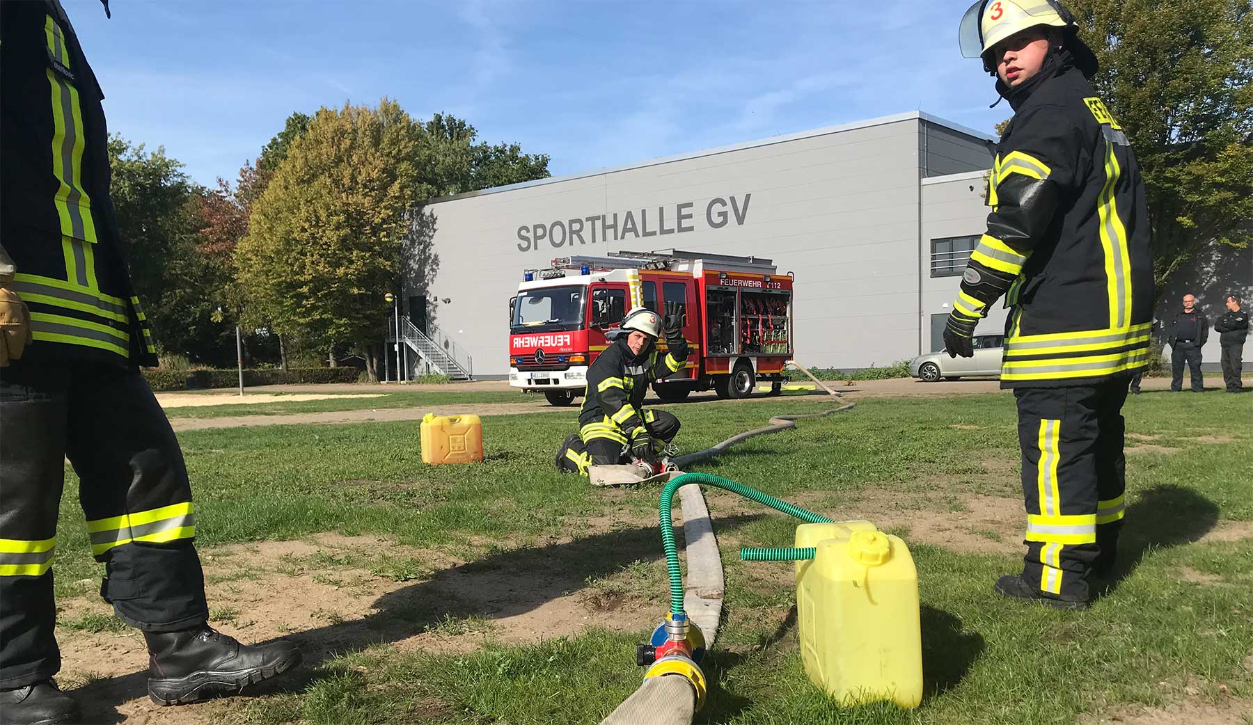 Grundausbildung Teil 1 der Feuerwehr Voerde - Freiwillige Feuerwehr Voerde
